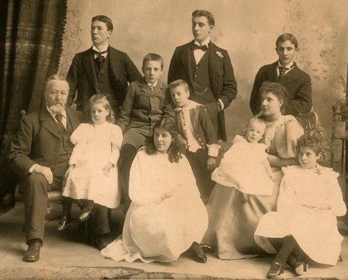 Dec 2021 – We Are Family Briggs